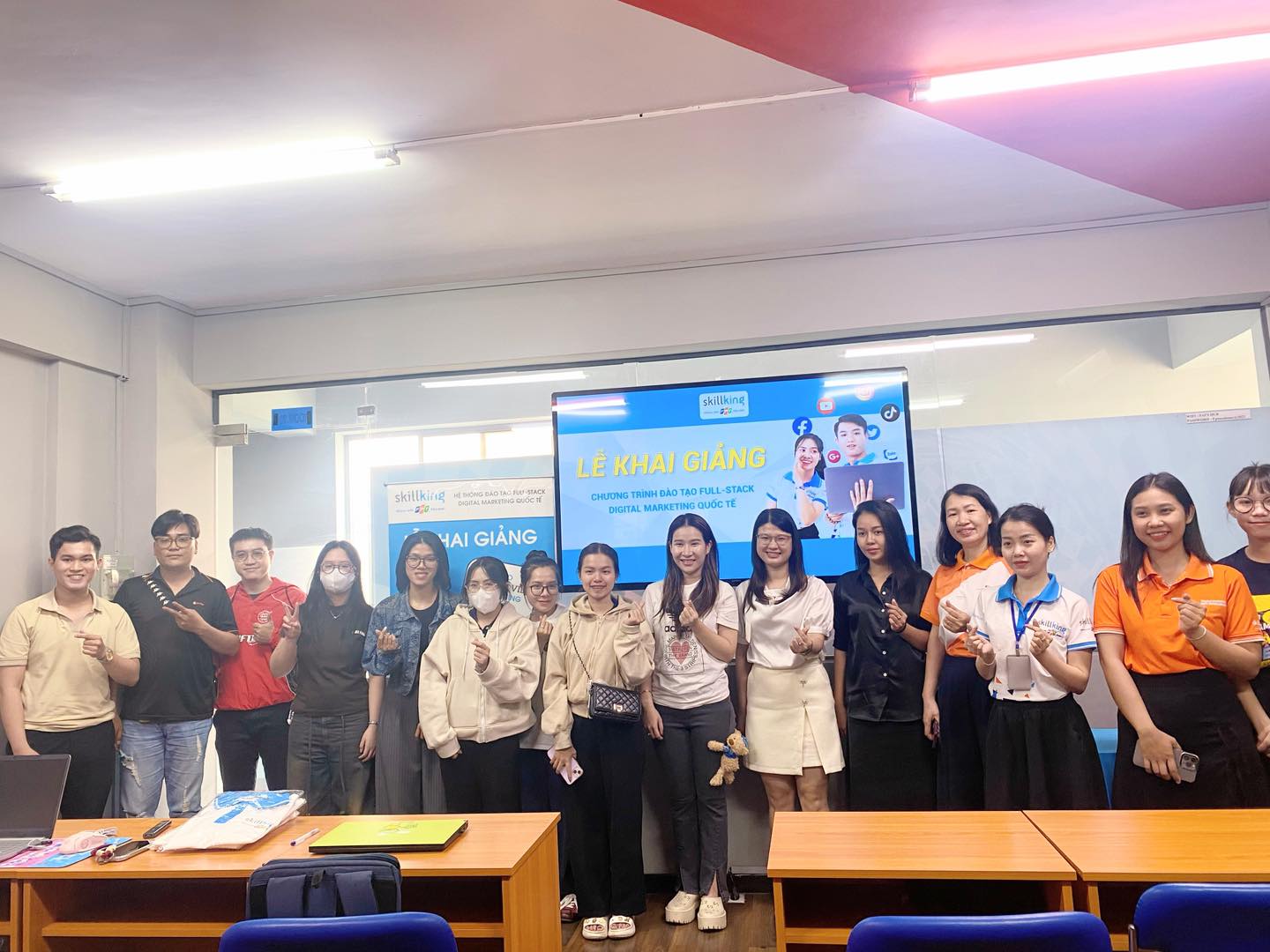 Lễ khai giảng lớp S1.2503.E1: Khởi đầu hành trình làm chủ Digital ...